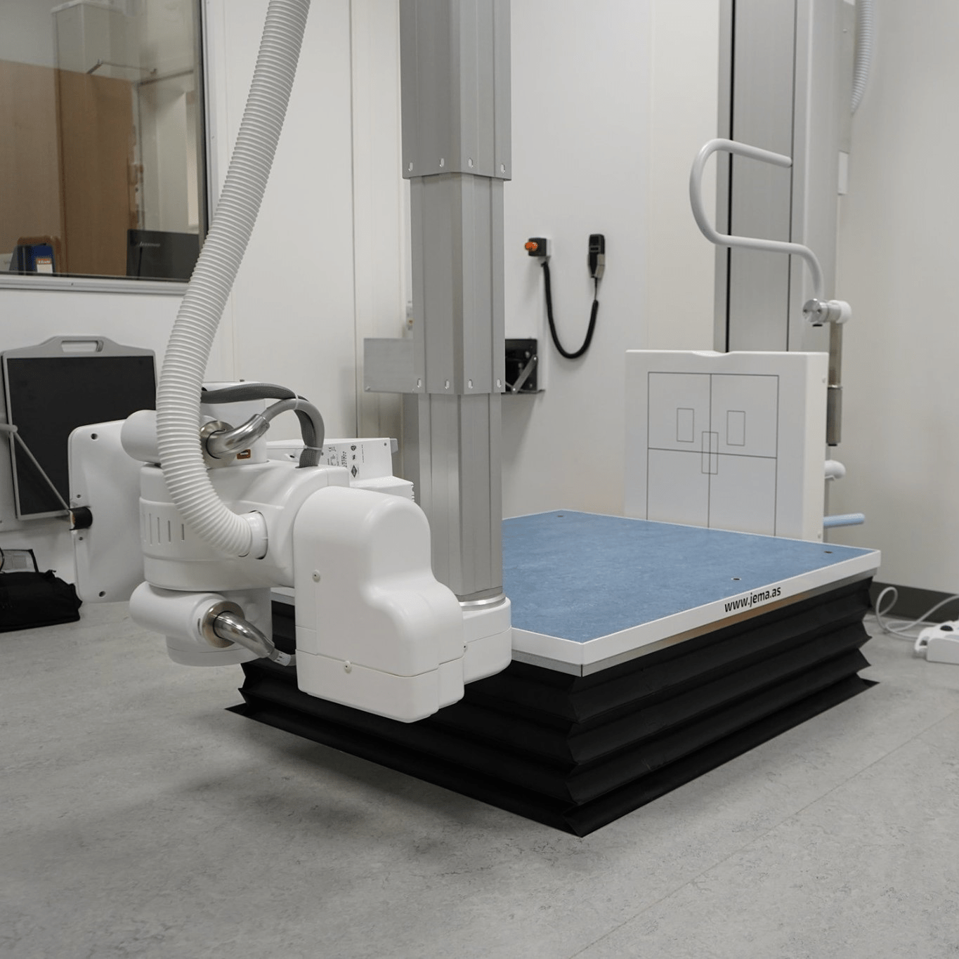 Lifting platform to X -ray at Randers Hospital – JEMA LIFT
