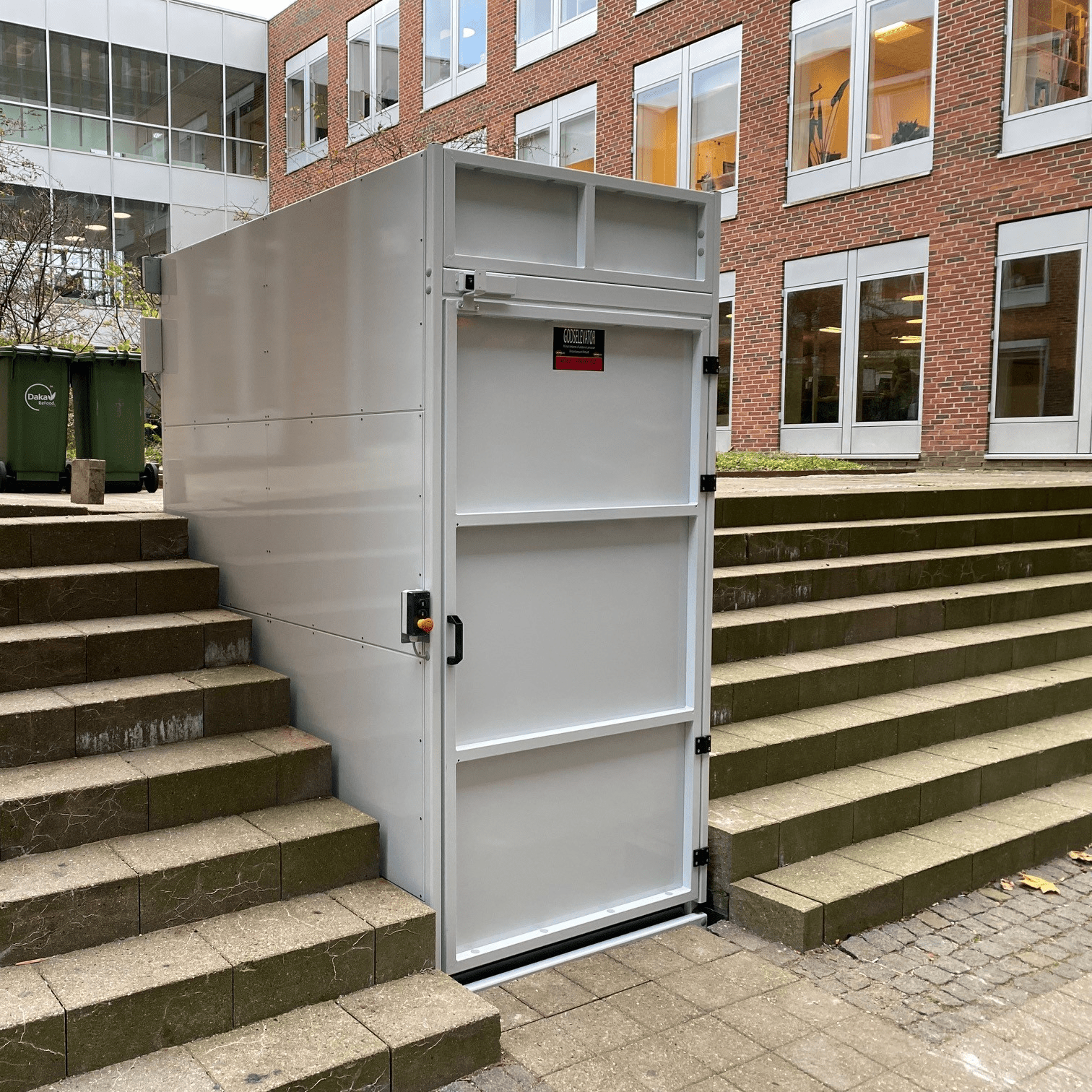 Goods lift to A. P. Botved – JEMA LIFT